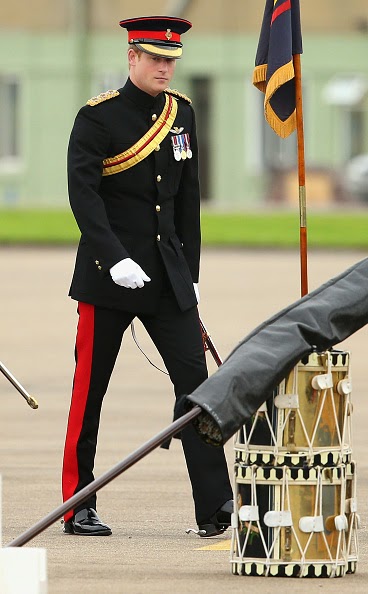 Royal Family Around the World: Prince Harry Presents No 26 Squadron RAF ...